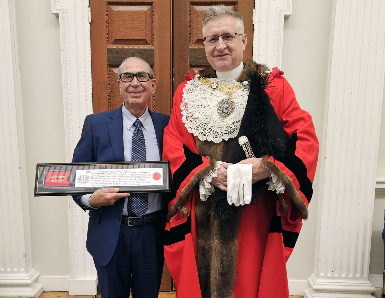 Professor Sir David Khalili receives the Freedom of the City of London ...